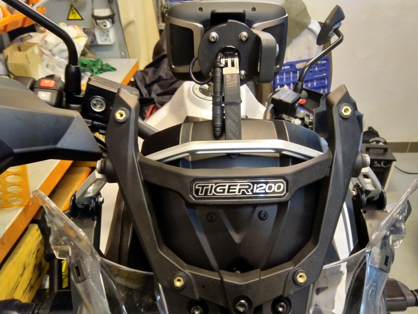 GPS navigator support for Triumph Tiger 1200 from VIN 927970 up ...